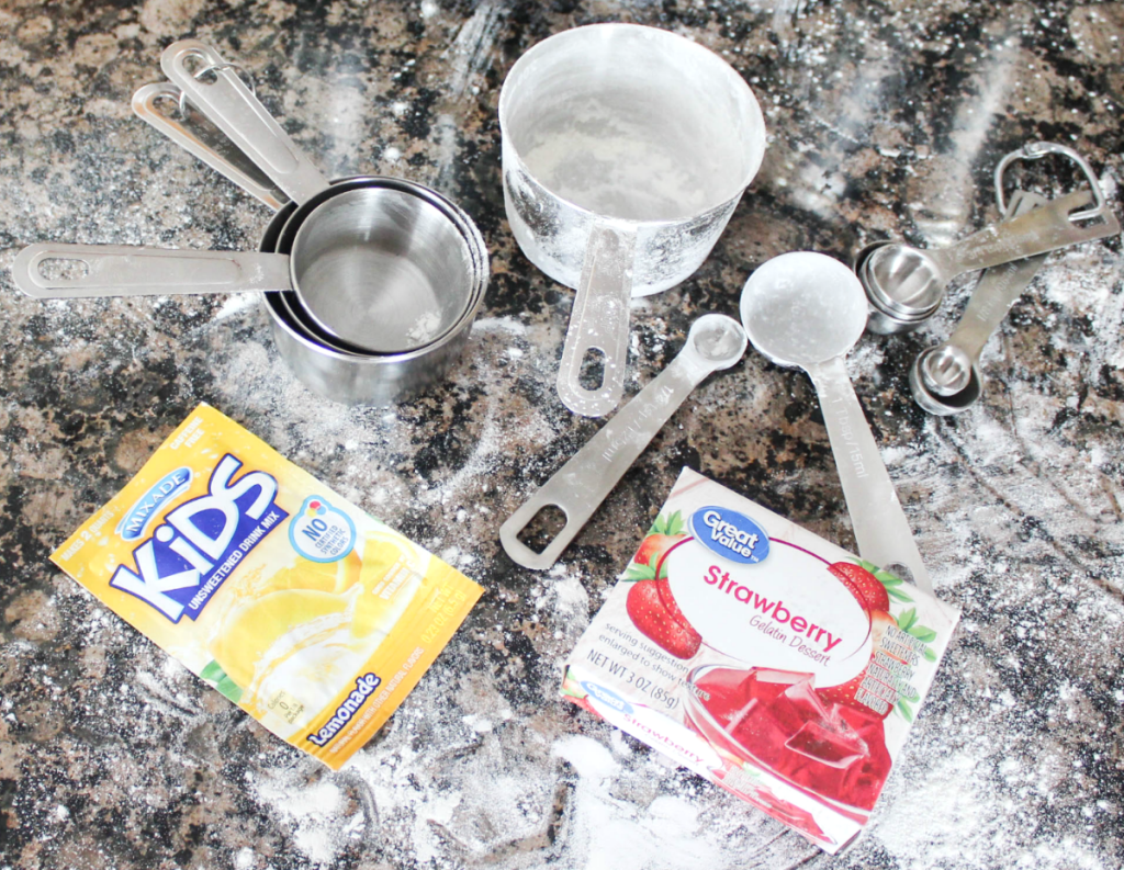 How to Make Play-Doh With Kids - A Step-By-Step Tutorial – AHWZ