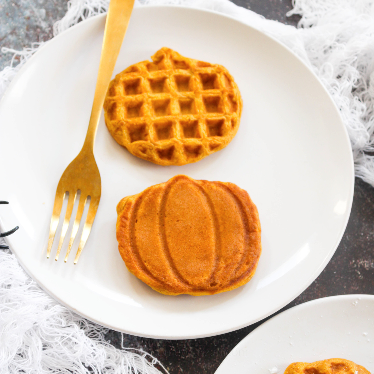 Pumpkin Waffles for Kids – AHWZ