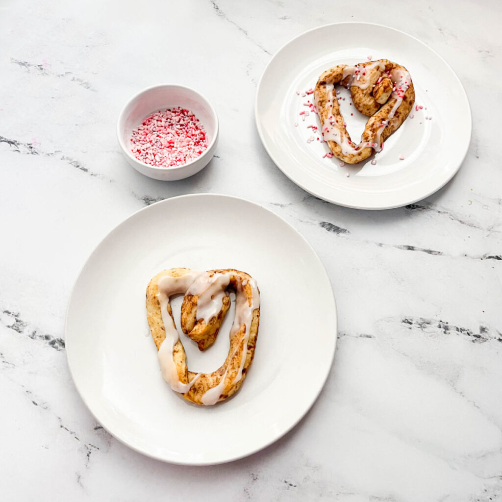 Heart-Shaped Cinnamon Rolls Recipe - Valentine's Breakfast Idea – AHWZ