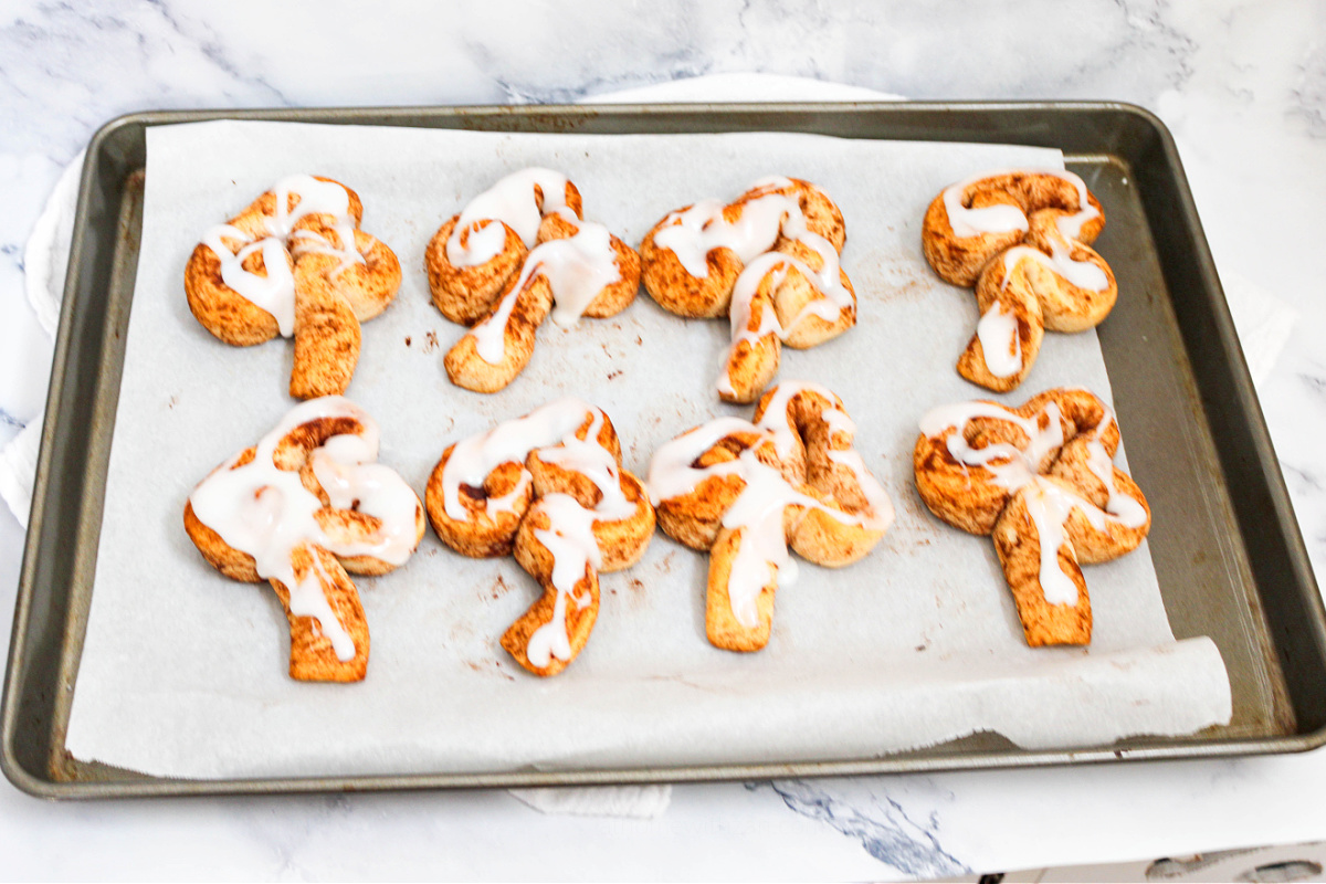 Flower Cinnamon Rolls – AHWZ