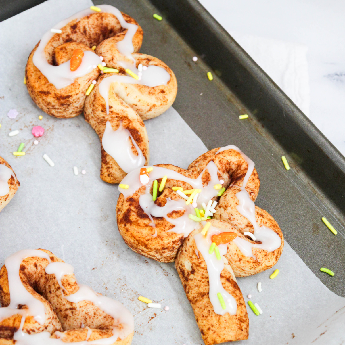 Flower Cinnamon Rolls – AHWZ